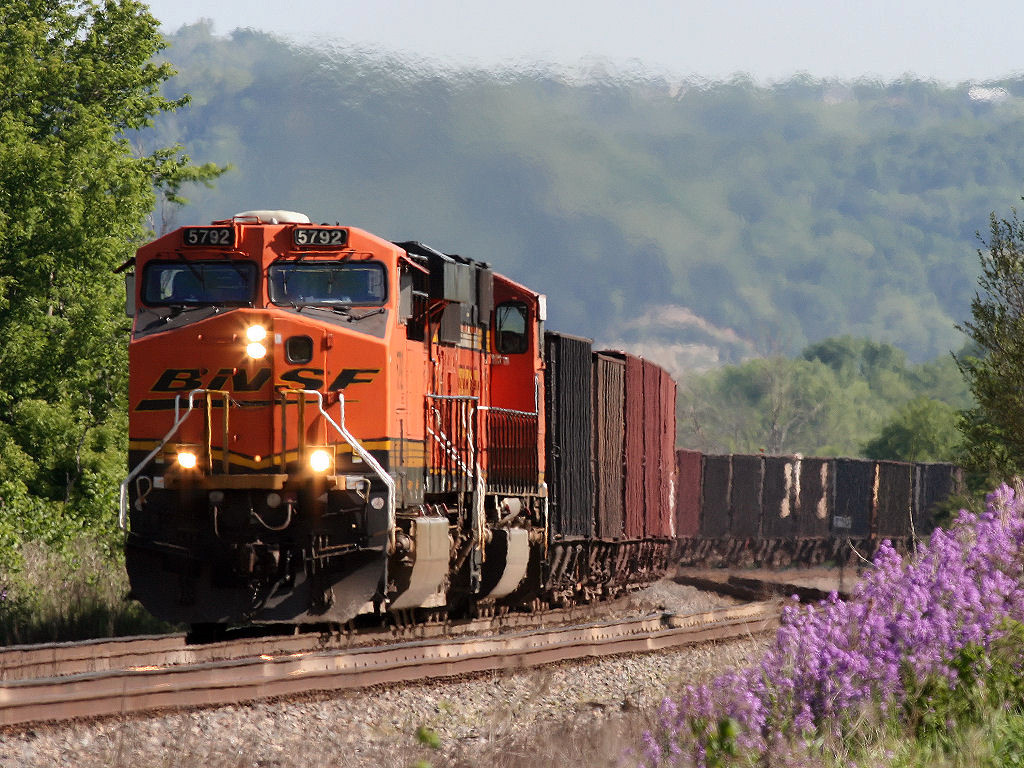 BNSF 5792